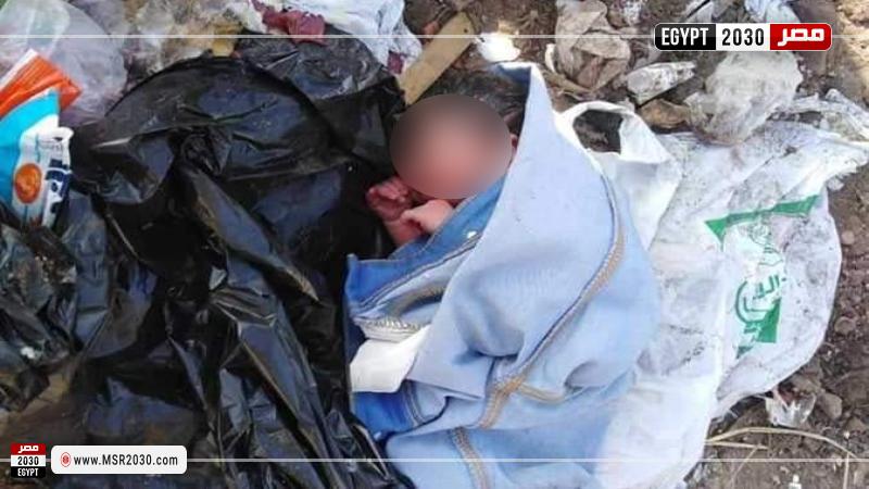 جهود مكثفة لحل لغز العثور على جثة طفلة حديثة الولادة ملقاة أمام مطعم