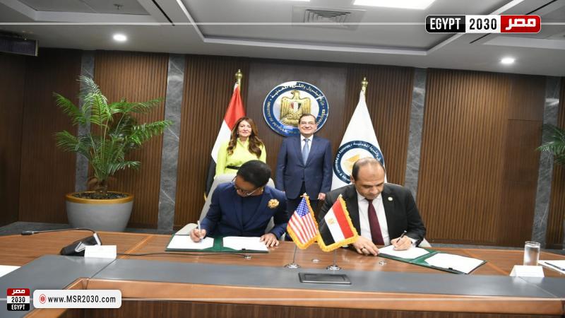 وزير البترول والسفيرة الأمريكية بمصر يشهدا توقيع اتفاق منحة دراسة جدوى